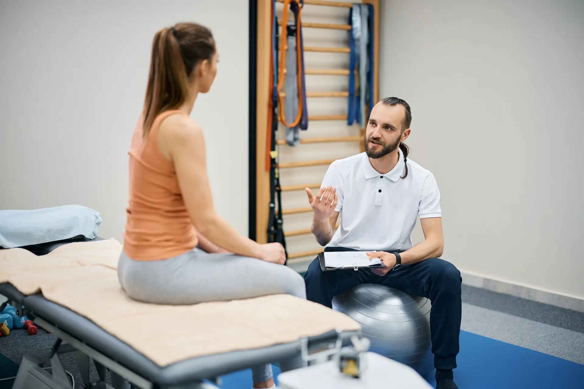 What does a physical therapy office assistant do (and what should you ...